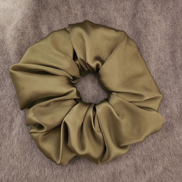 luekgard Designs | Hair | Green Scrunchi | Poshmark